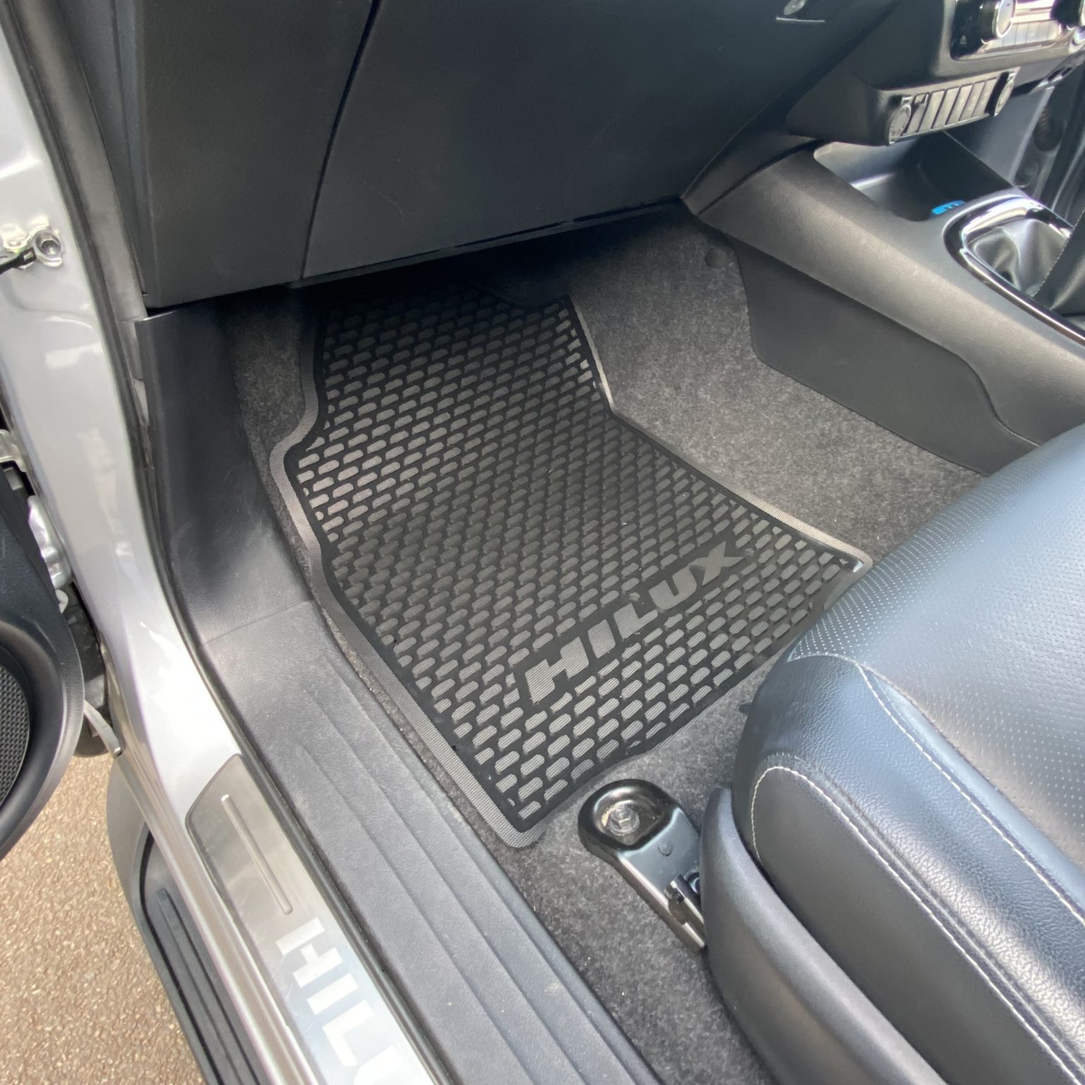 Toyota Hilux rubber mat set, Legend 50, Hilux GR, GD6 2016-2026 ADDO ...