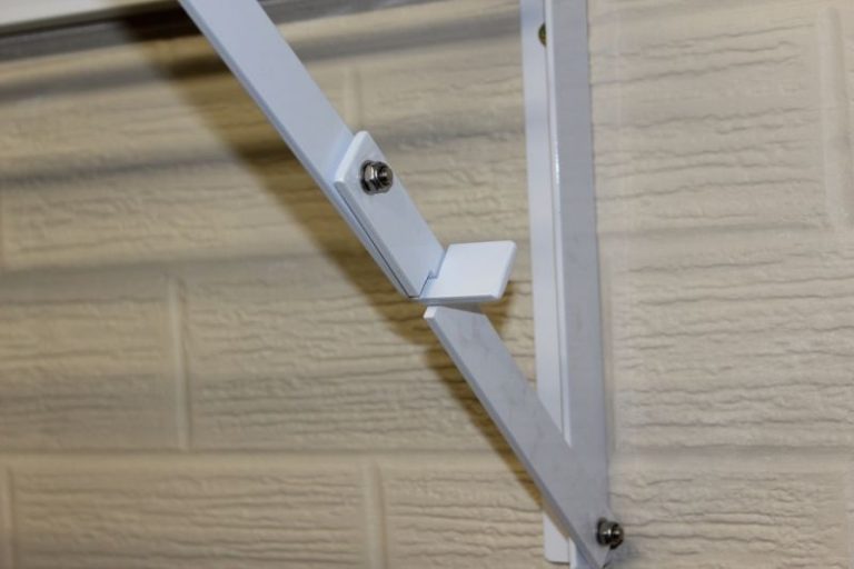 Aluminium Fold away wash line - The Accessory Shop